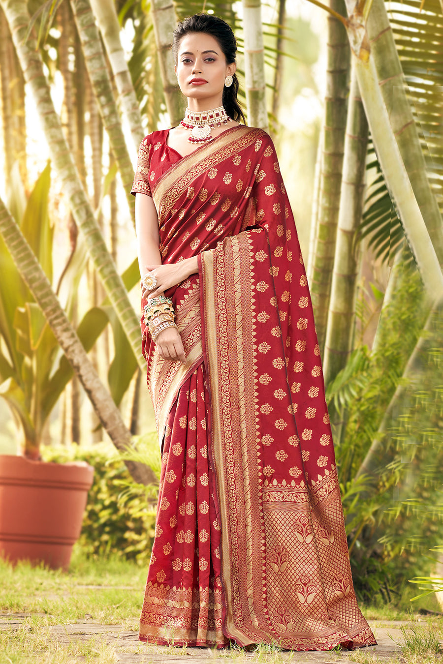Maroon Saree - Buy Stylish Maroon Saree Online in India | Karagiri