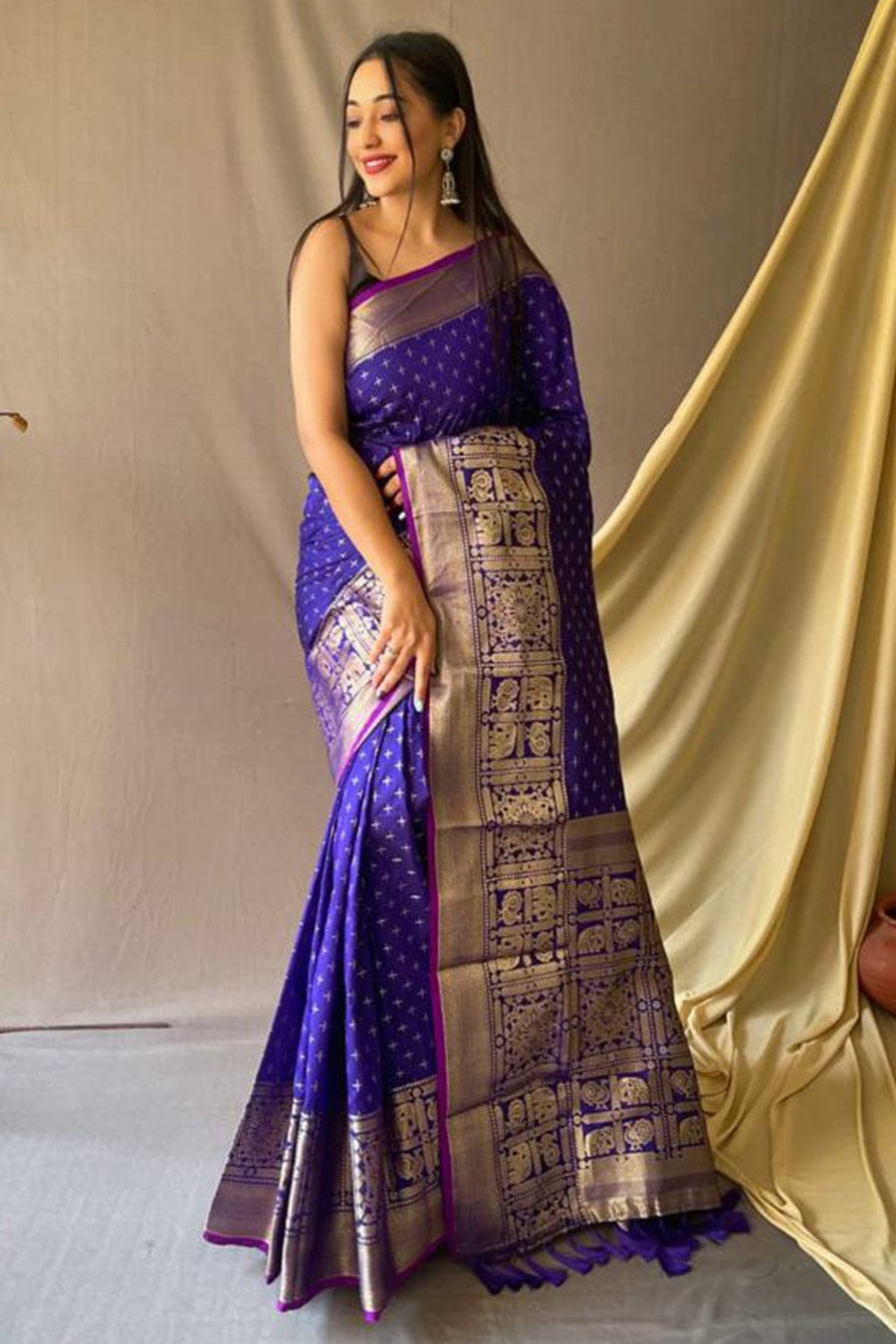Purple Saree - Buy Trendy Purple Color Sarees Online | Karagiri