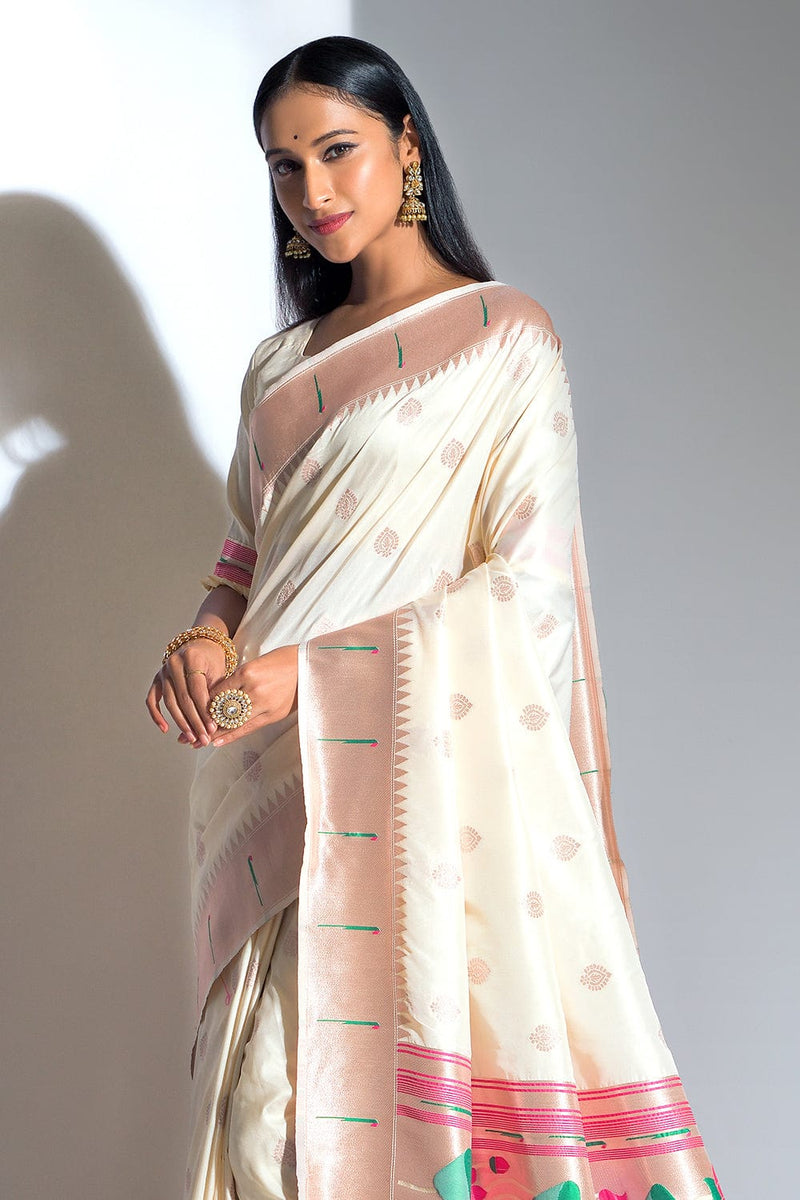 Buy Daisy White Paithani Saree 62196 Online | Karagiri